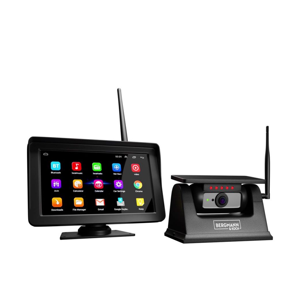 CarPlay and Android Auto reversing camera system